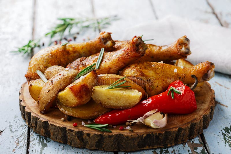 Patte De Poulet Cuite Au Four Photo stock - Image du repas, cuit: 47563648