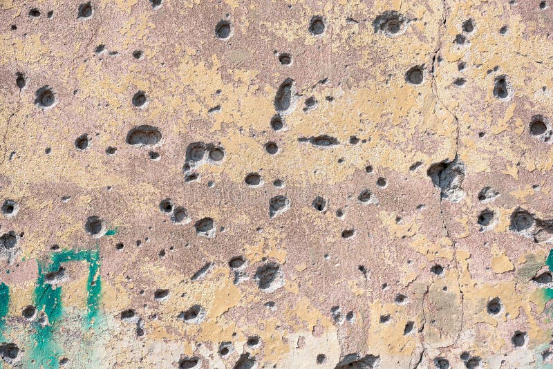 Pattern Explosion-damaged Wall of the House in Ukraine Stock Photo ...