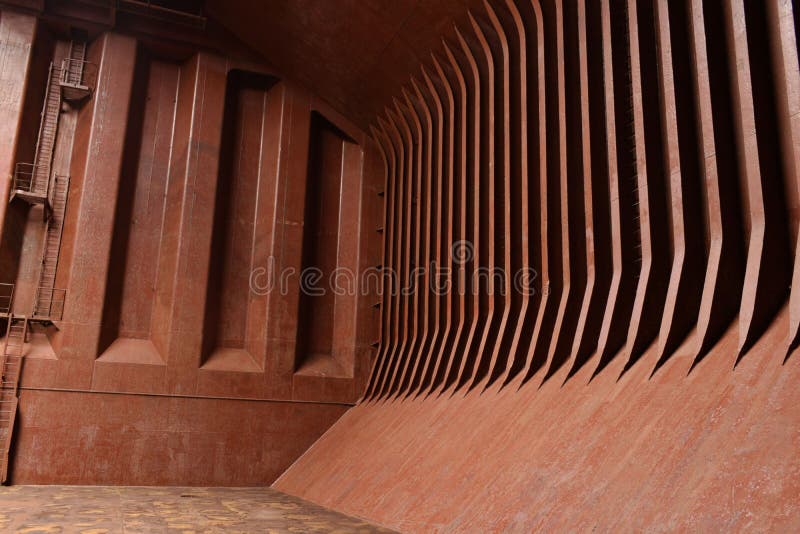 Pattern of Metal Frames Inside a Bulk Carrier Hold Stock Illustration ...