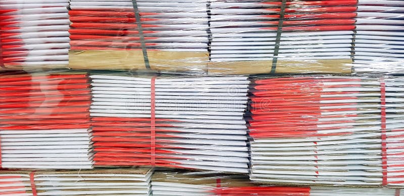 Pattern of Red with White Paper Box for Container Parcel Stacking and ...