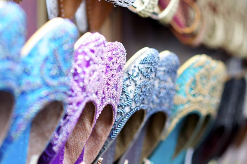 Pattini indiani Colourful immagine stock. Immagine di orientale - 27138109