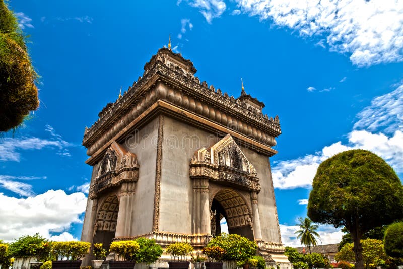 Patuxai - Vientain - Laos stockbild. Bild von erinnerungs - 26946705