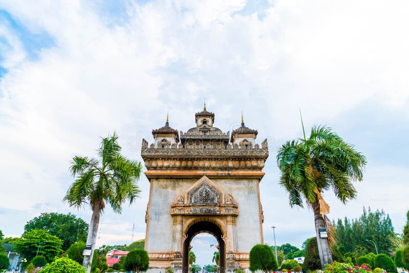 Patuxay Monument in Vientiane, Laos. Stock Photo - Image of patuxai ...