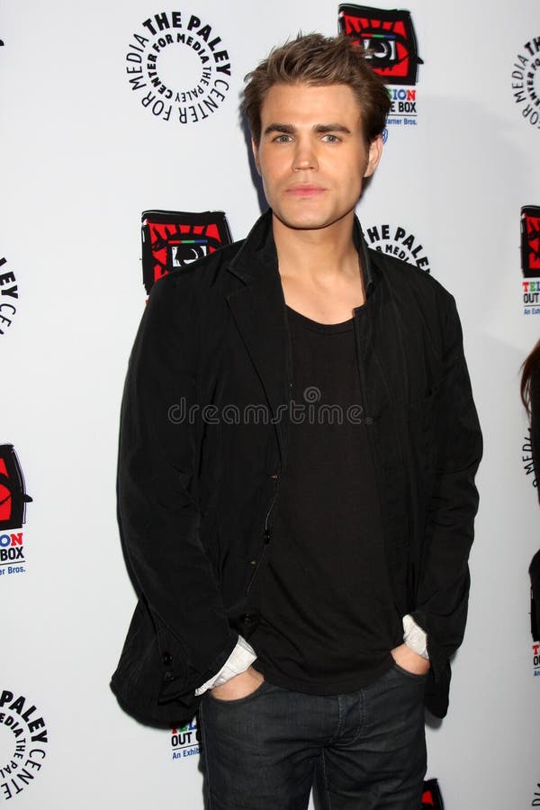 Paul Wesley editorial stock image. Image of exhibit, arrives - 24871179