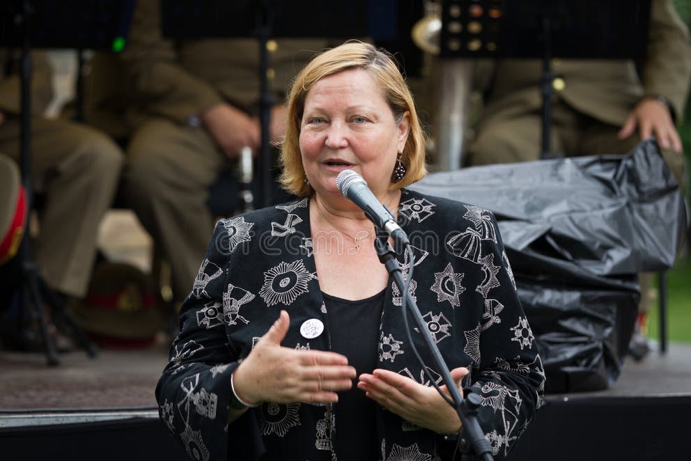 Paulina Popoiu editorial image. Image of speech, museum - 24877205