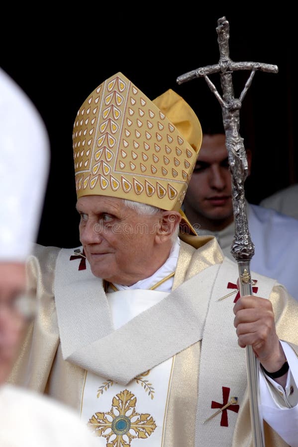 Paus Joseph Benedict XVI redactionele afbeelding. Image of mobiel ...
