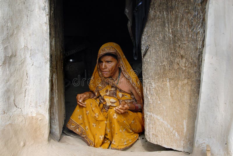 Pauvre femme borgne image éditorial. Image du photographie - 25220510