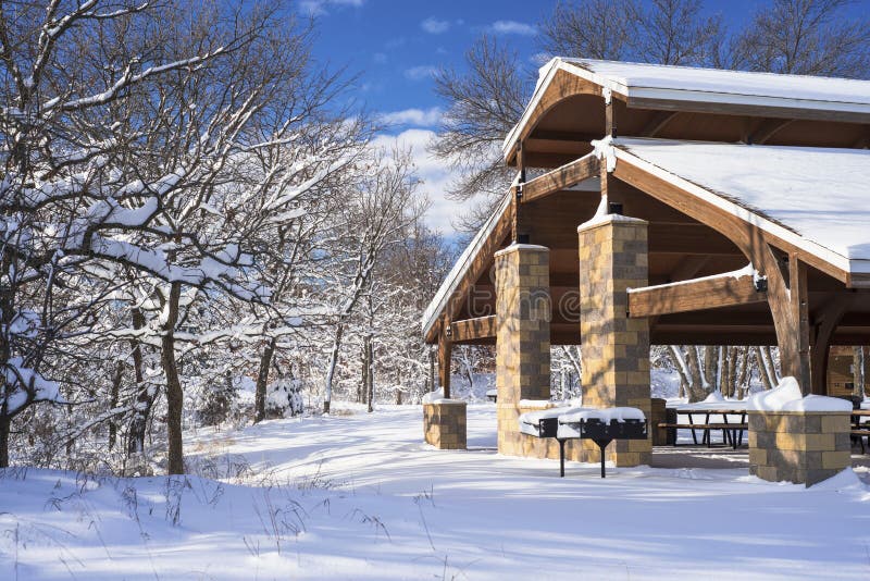Pavillion im Winter stockbild. Bild von holz, minnesota - 28366125