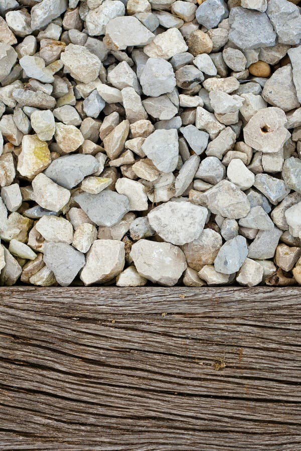 Pavimento De La Grava Y De Madera Foto de archivo - Imagen de ...