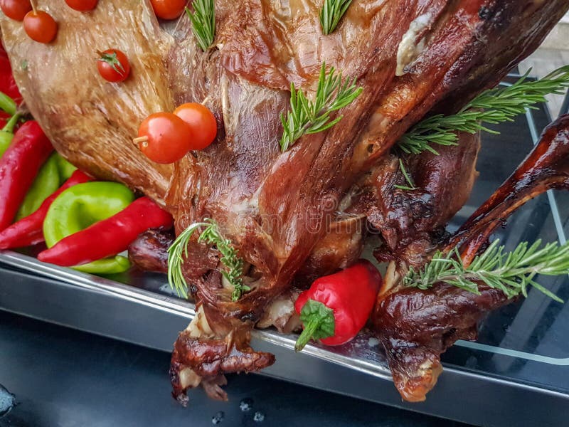 Pavo cocido con el tomate imagen de archivo. Imagen de frito - 125003111