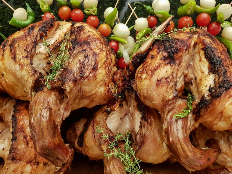 Pavo cocido con el tomate imagen de archivo. Imagen de sabroso - 125003255