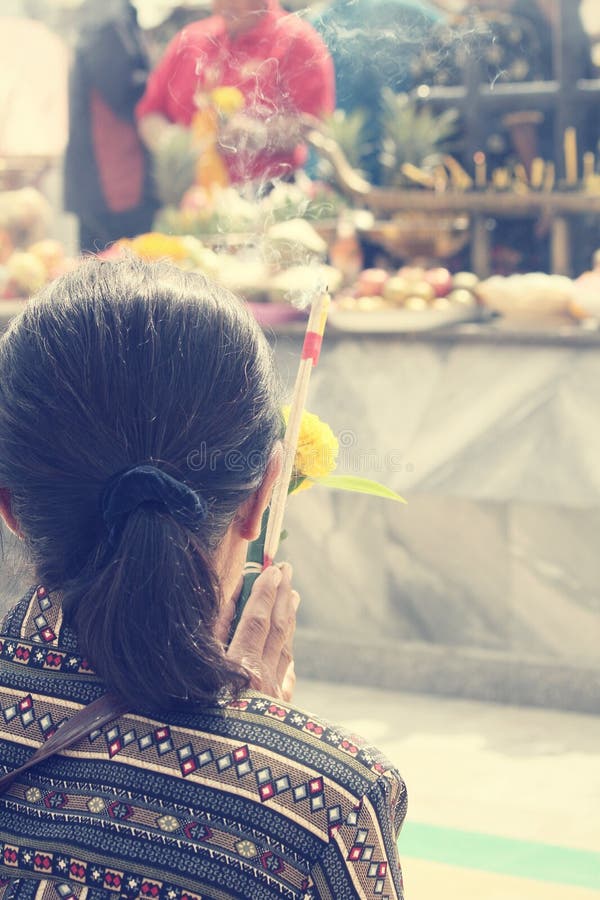 Pay respect at temple editorial photo. Image of aromatic - 43332126