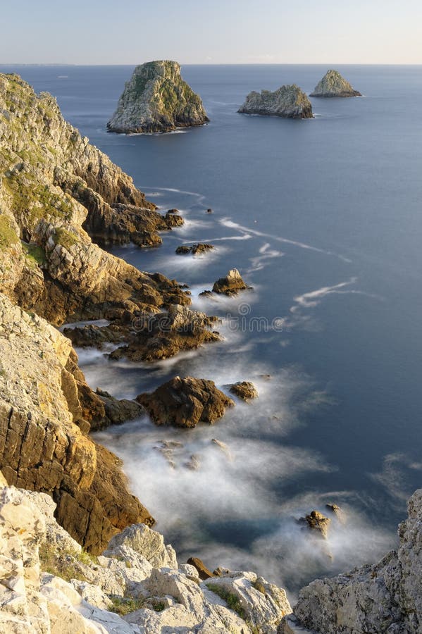 Paysage Côtier Avec Des Roches D'île De Capri Image stock - Image du ...