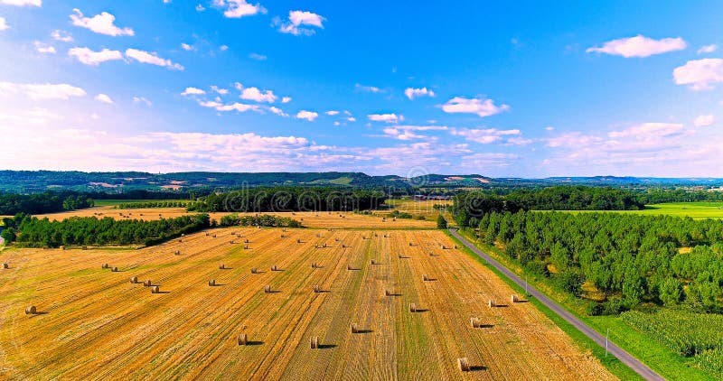 Paysage De Champ Dans La Campagne Image stock - Image du fond, zone ...
