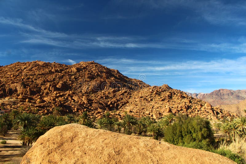 Paysage du Maroc image stock. Image du contraste, horizontal - 113483507