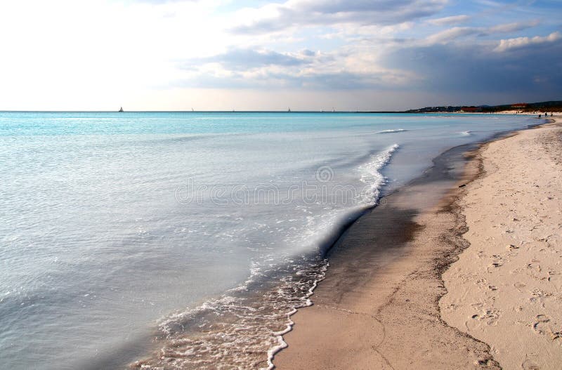 Plage en Toscane photo stock. Image du rouge, volatil - 16670048