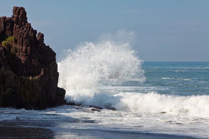 Pazifik-Wellen stockfoto. Bild von landschaft, nave, spritzen - 17216826