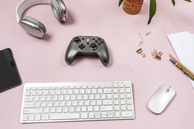 PC Keyboard and Accessories for Playing Video Games with a Gamepad in ...