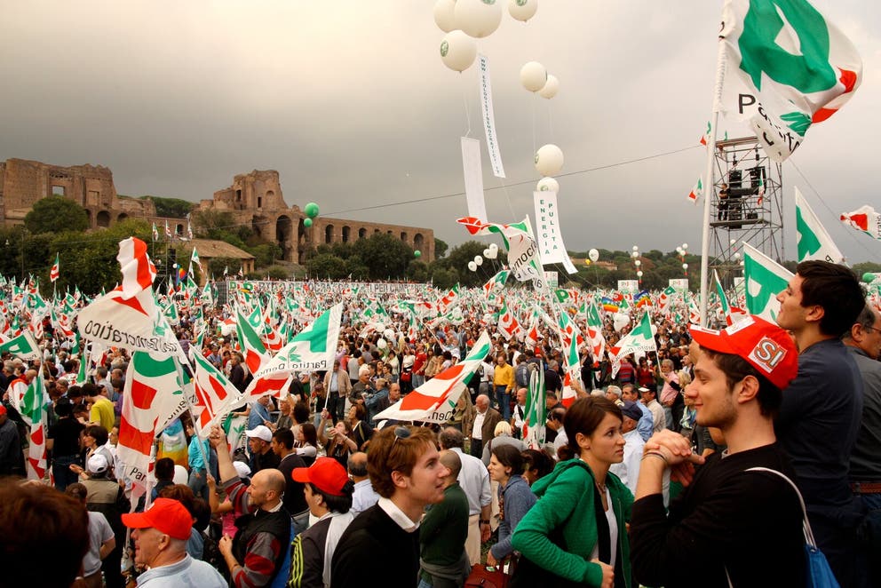 PD (Democratic Party) Rally in Rome Editorial Stock Photo - Image of ...