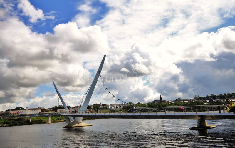 Peace Bridge in Londonderry Editorial Photography - Image of clouds ...