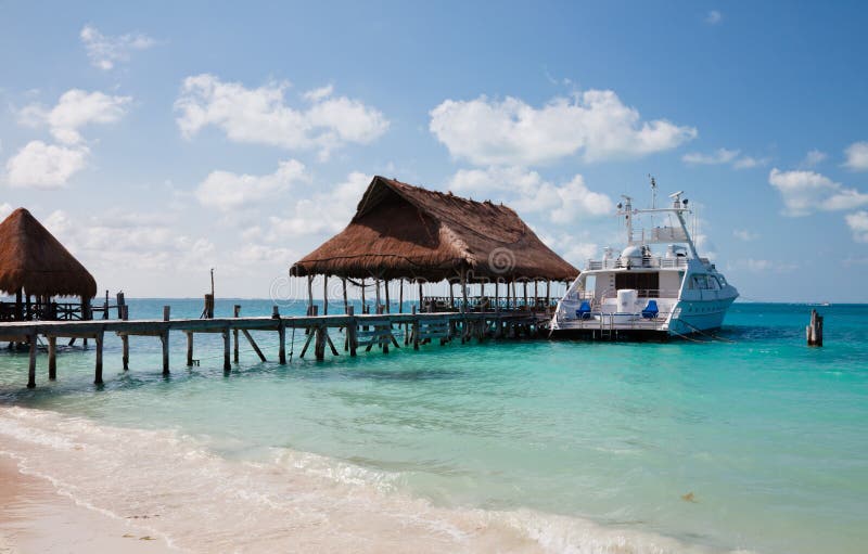 Stone pier and yacht stock image. Image of sail, mediterranean - 12609597