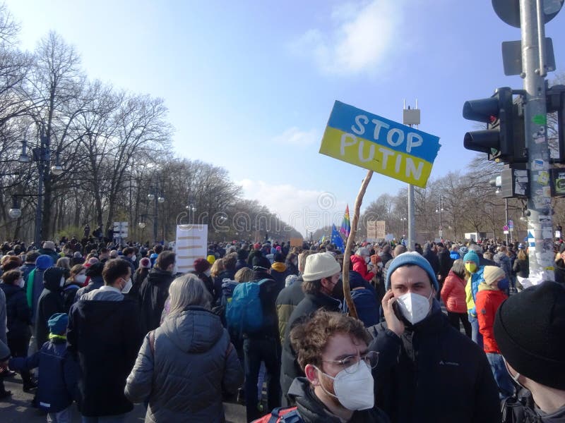Peace March in Berlin 27.02 Editorial Photo - Image of russia, march ...
