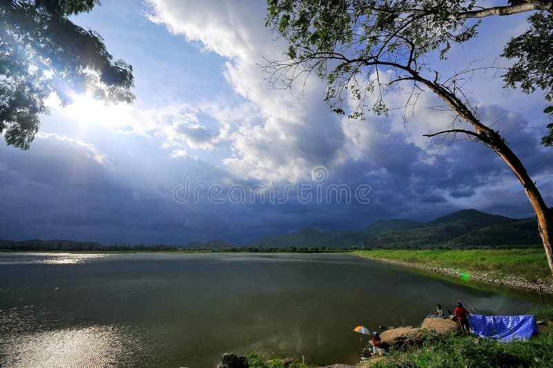 Peaceful lake editorial photo. Image of path, nature - 102982991