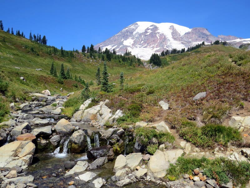 Peacefull Waterfall at Skyline Trail in Mount Rainier National Park ...