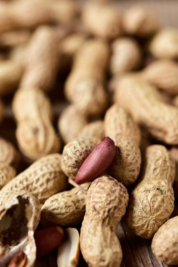 Peanuts in its shells stock photo. Image of nuts, agricultural - 78373192
