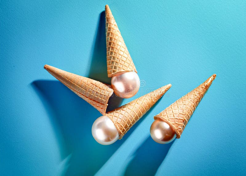 Pearl in the Ice Cream Cones Stock Illustration - Illustration of ...