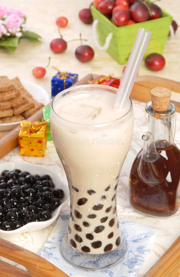 Pearl milk tea stock image. Image of water, iced, white - 19384423