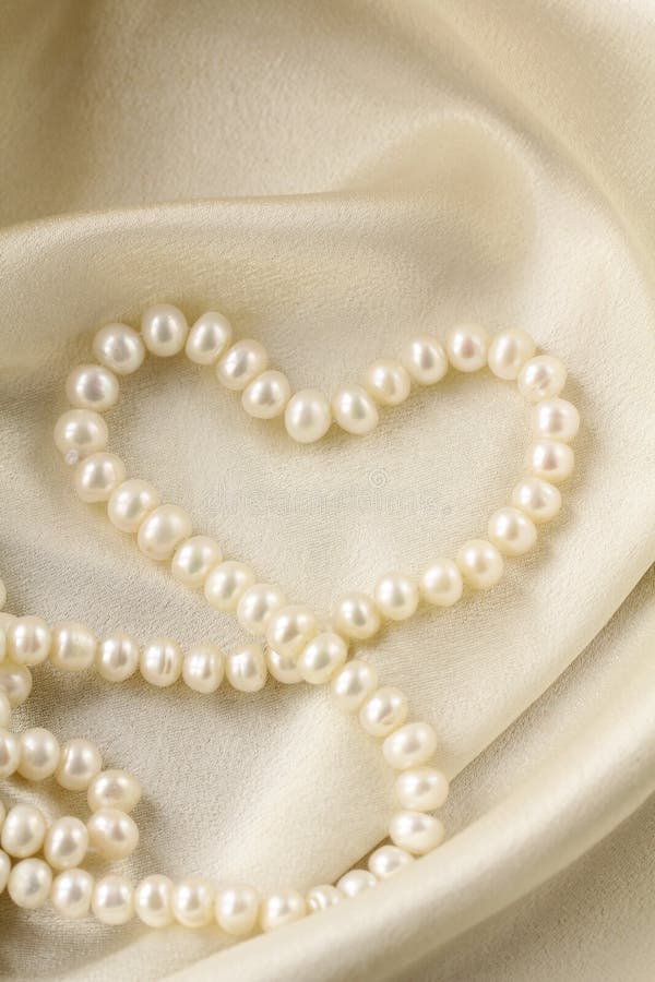 Pearl Necklace in the Shape of Heart Stock Image - Image of gift, beads ...