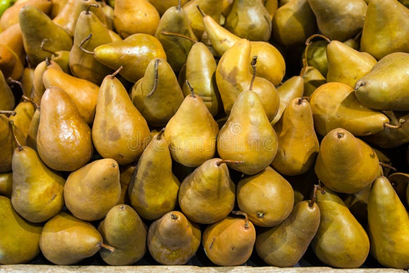 Pears in food store stock image. Image of bright, nutrition - 34671071