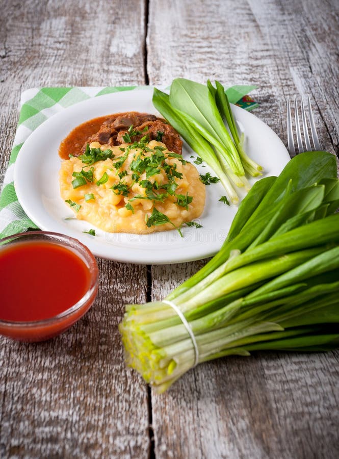 Peas Cooked with Meat Sauce Stock Photo - Image of ramsons, beef: 89732594