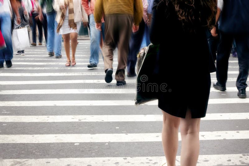 Peatones de NYC imagen de archivo. Imagen de gente, piernas - 24429249