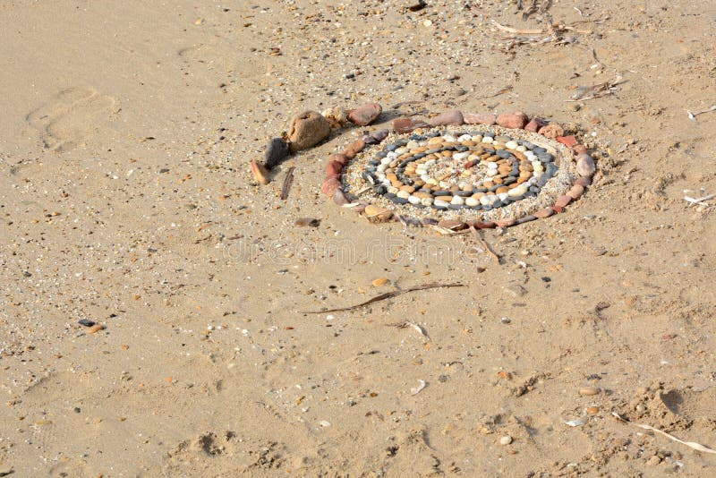 Pebble circle stock image. Image of smooth, beach, white - 89909869