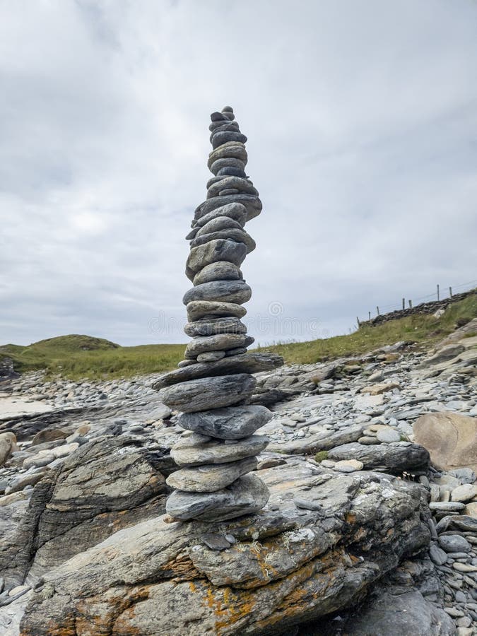 Pebble Stone Tower Arrangement on Sea Beach Stock Image - Image of ...