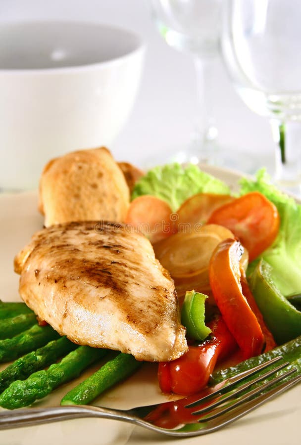 Pecho de pollo imagen de archivo. Imagen de jugoso, sano - 2509543