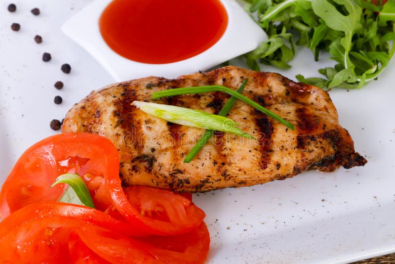 Pecho De Pollo Asado a La Parilla Foto de archivo - Imagen de pechos ...