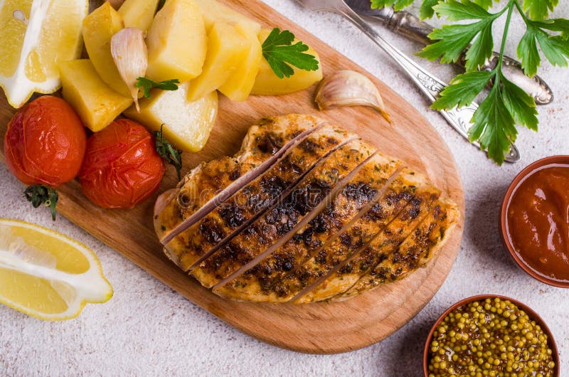 Pecho de pollo frito imagen de archivo. Imagen de sano - 120466171