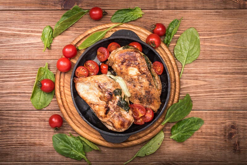 Pecho De Pollo Relleno Con Espinaca Y Queso Imagen de archivo - Imagen ...