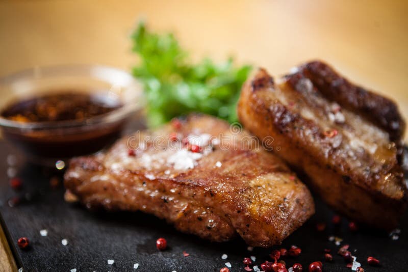 Pecho Del Cerdo En Costilla Foto de archivo - Imagen de vientre ...