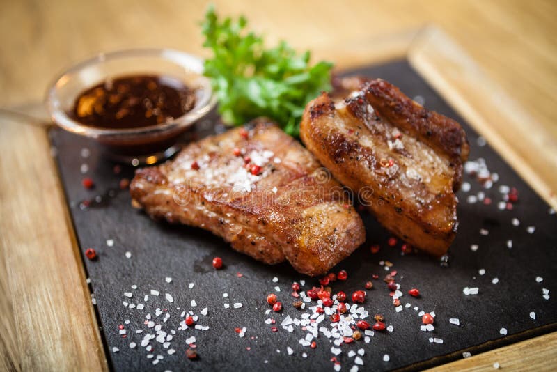 Pecho del cerdo foto de archivo. Imagen de cremoso, pedazo - 48253908