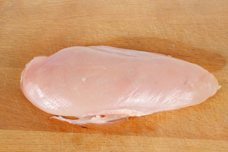 Pecho del pollo foto de archivo. Imagen de crudo, sano - 8413076