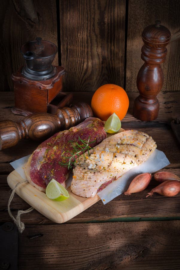 Pechuga adobada foto de archivo. Imagen de almuerzo, verde - 34778398