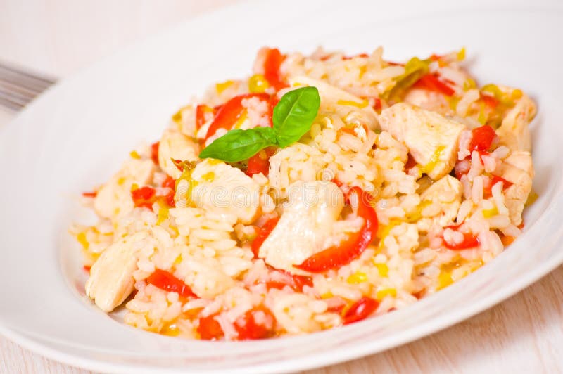 Pechuga De Pollo Con Arroz Y Verduras Imagen de archivo - Imagen de ...