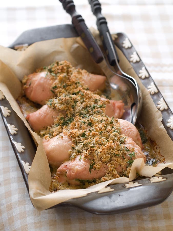 Pechuga De Pollo Con La Migaja Foto de archivo - Imagen de rellenado ...