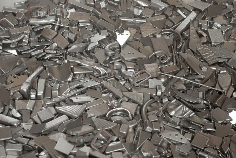 Pedazos De Piezas Metálicas Foto de archivo - Imagen de reciclado ...