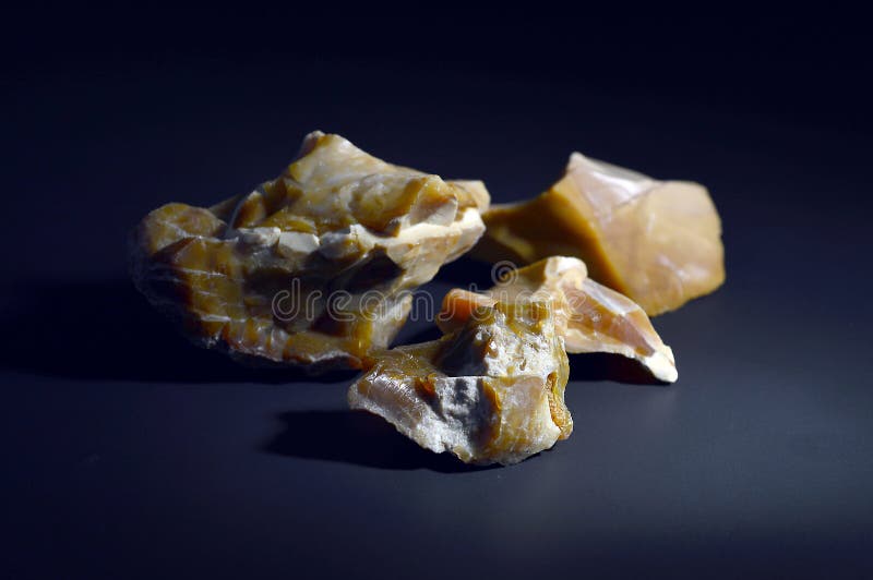 Pedernal, piedra imagen de archivo. Imagen de estudio - 42507531