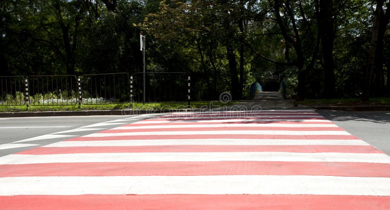 Crossing Trees of Different Varieties by Grafting in a Split on a White ...